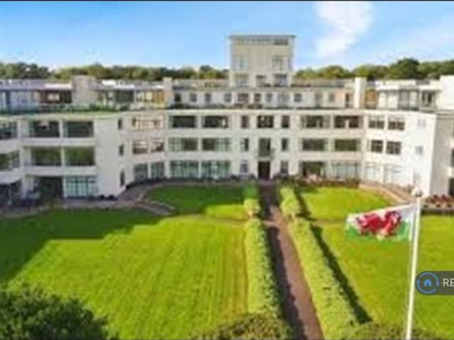 Apartment at Hayes Road, Barry