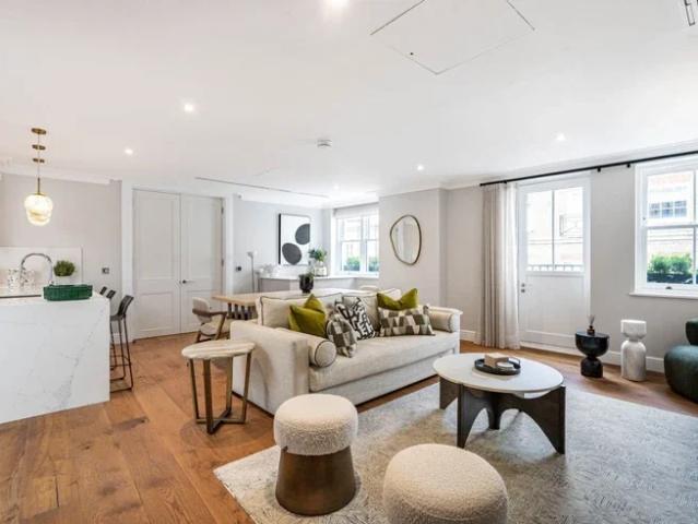 Apartment at Hay's Mews, City of Westminster