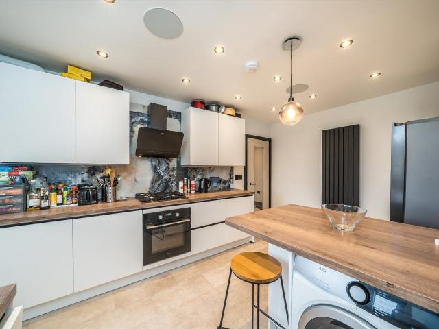 Apartment at Hazelbourne Road, Greater London