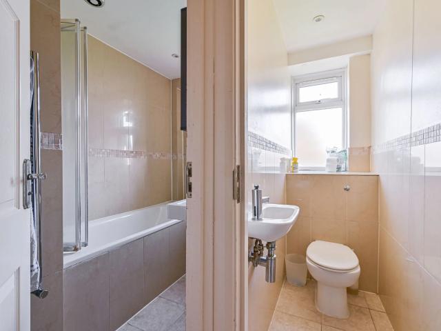 Apartment at Hazelhurst Road, Greater London