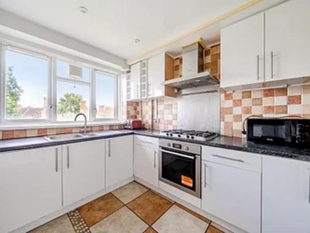 Apartment at Hazelhurst Road, Greater London