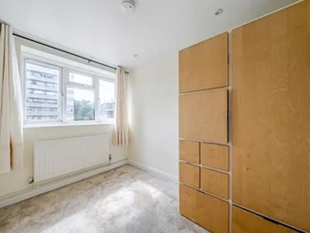 Apartment at Hazelhurst Road, Greater London