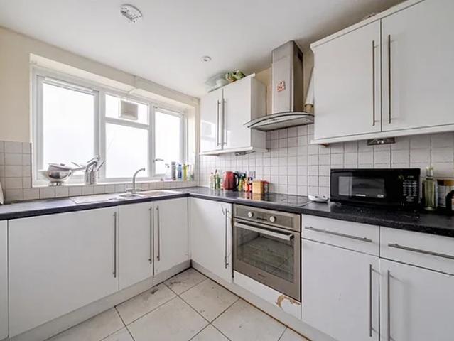 Apartment at Hazelhurst Road, Greater London