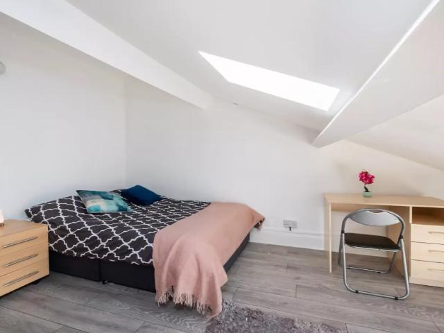 Apartment at Hazellville Road, Greater London