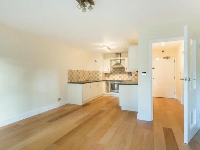 Apartment at Hackford Road, Greater London