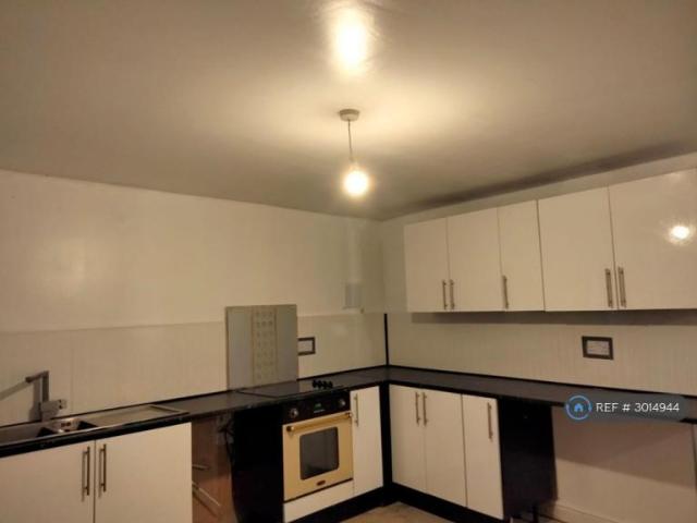 Apartment at Haddon Avenue, Calderdale