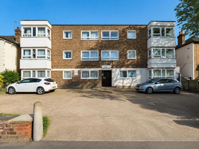Apartment at Hainault Road, Greater London
