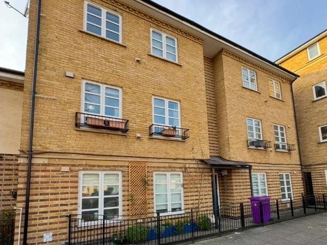 Room at Hainton Close, Greater London