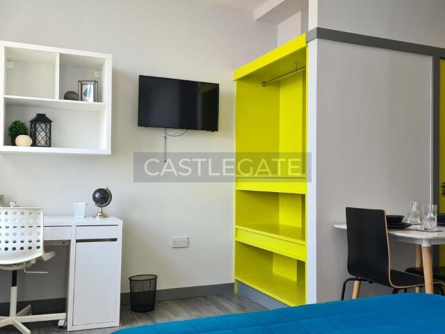 Apartment at Half Moon Street, Kirklees