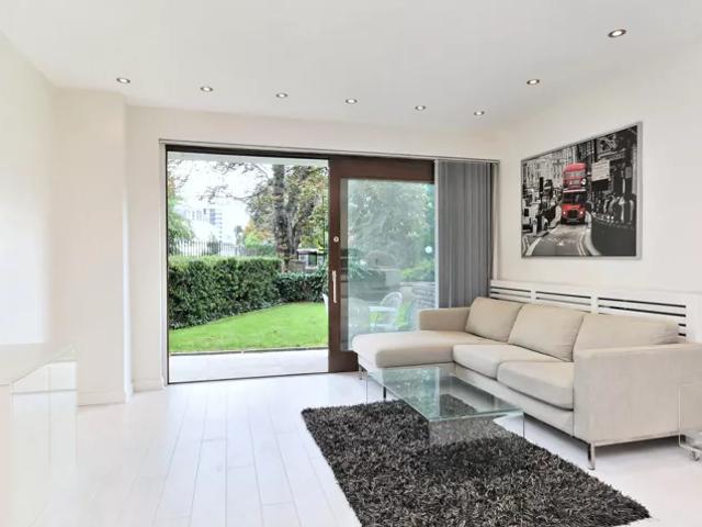 Apartment at Hall Road, City of Westminster