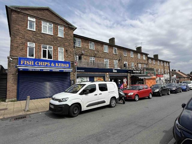 Apartment at Hallowes Crescent, Three Rivers