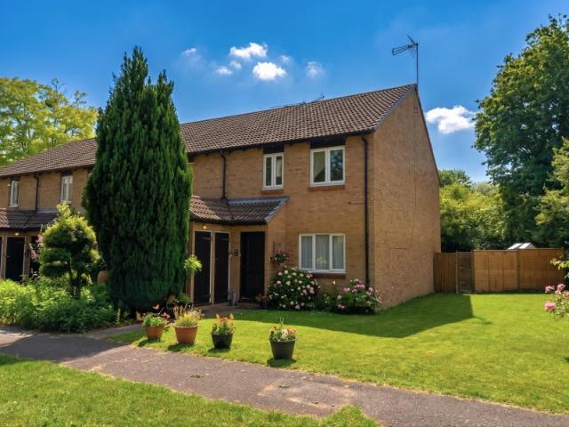 Apartment at Hallington Close, Woking
