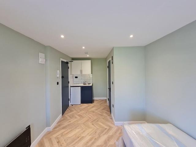 Apartment at Halton Road, Chadwell St Mary