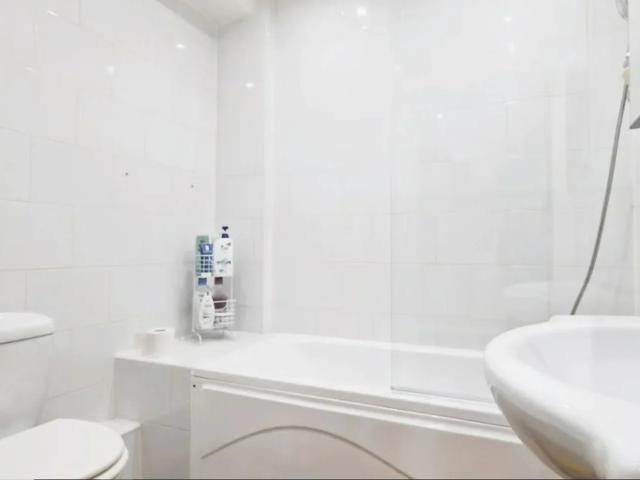 Apartment at Ham Park Road, Greater London