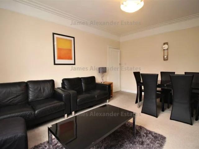 Apartment at Hamilton Court, Greater London
