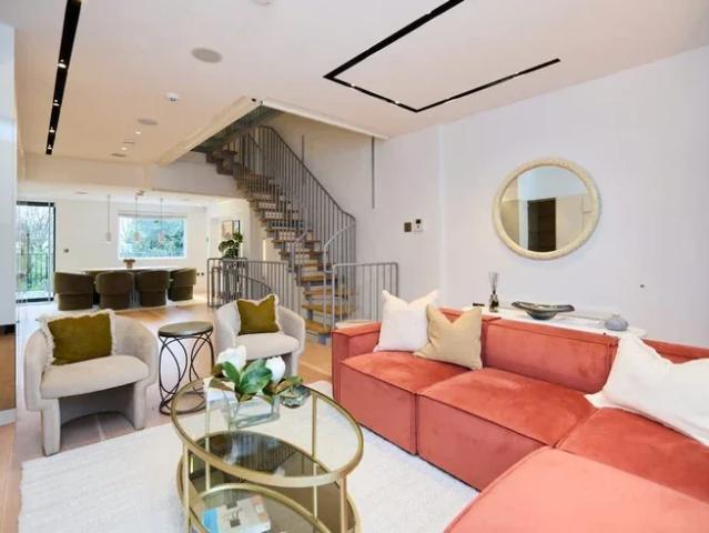 Apartment at Hamilton Gardens, City of Westminster