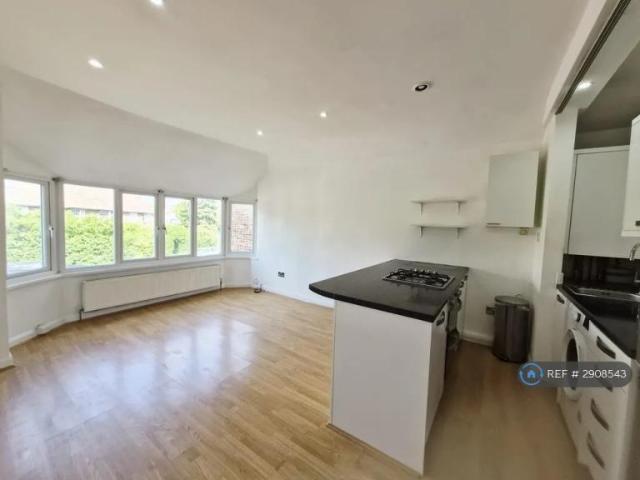 Apartment at Hamilton Road, Greater London