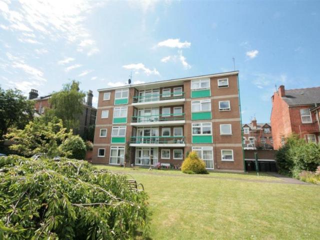 Apartment at Hamilton Road, Reading