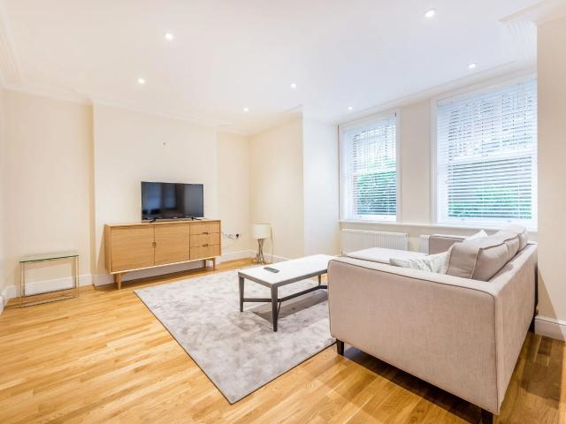 Apartment at Hamlet Gardens, Greater London