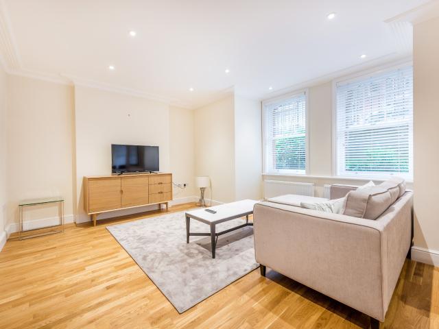 Apartment at Hamlet Gardens, Greater London