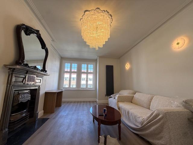 Apartment at Hamlet Gardens, Greater London