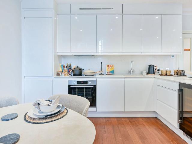 Apartment at Hamlet Gardens, Greater London