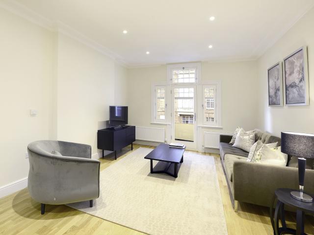 Apartment at Hamlet Gardens, Greater London