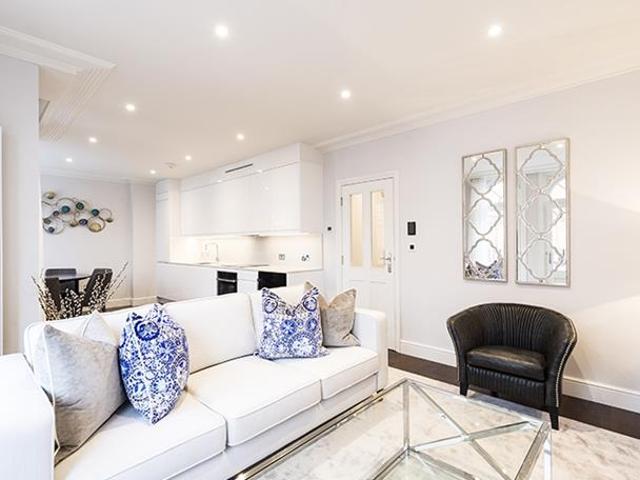 Apartment at Hamlet Gardens, Greater London