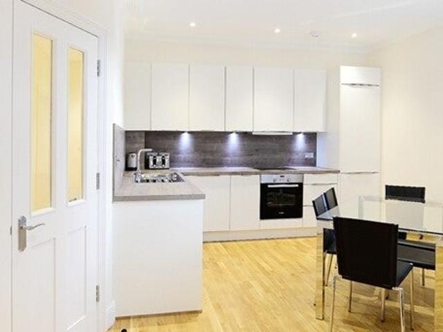 Apartment at Hamlet Gardens, Greater London