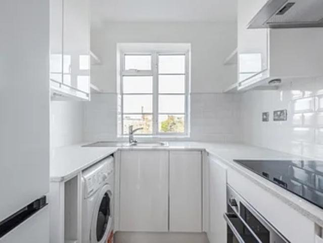 Apartment at Hamlet Gardens, Greater London