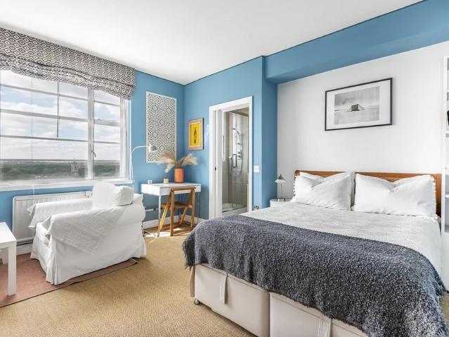 Apartment at Hamlet Gardens, Greater London