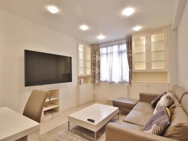 Apartment at Hammersmith Road, Greater London