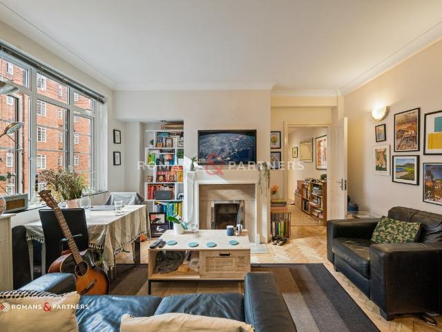 Apartment at Hammersmith Road, Greater London