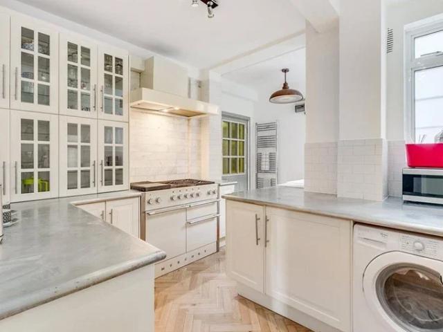 Apartment at Hammersmith Road, Greater London