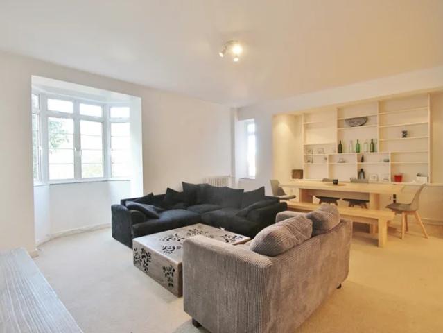 Apartment at Hammersmith Road, Greater London