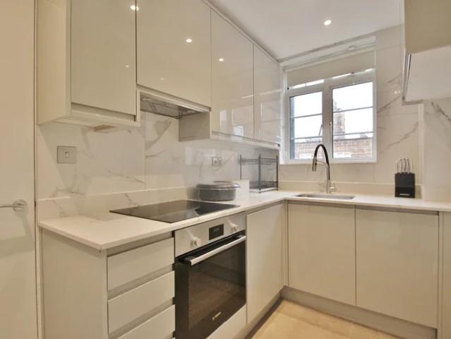 Apartment at Hammersmith Road, Greater London