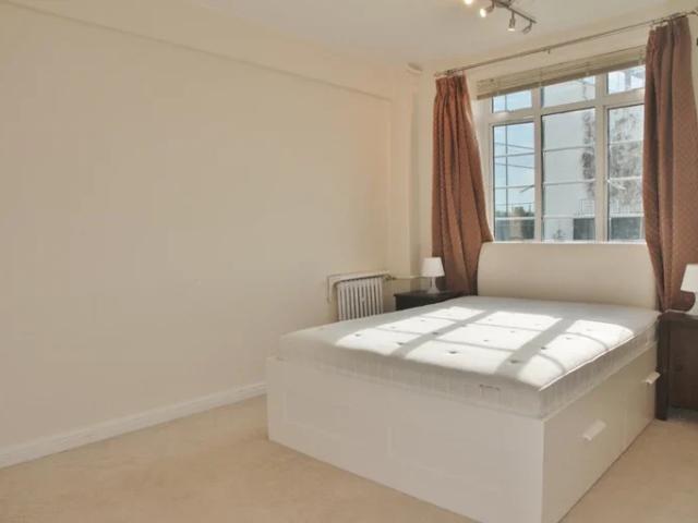 Apartment at Hammersmith Road, Greater London