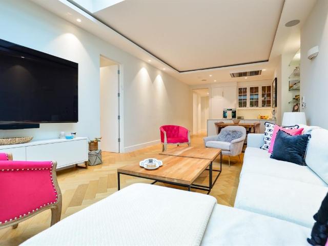 Apartment at Hampstead Hill Gardens, Greater London