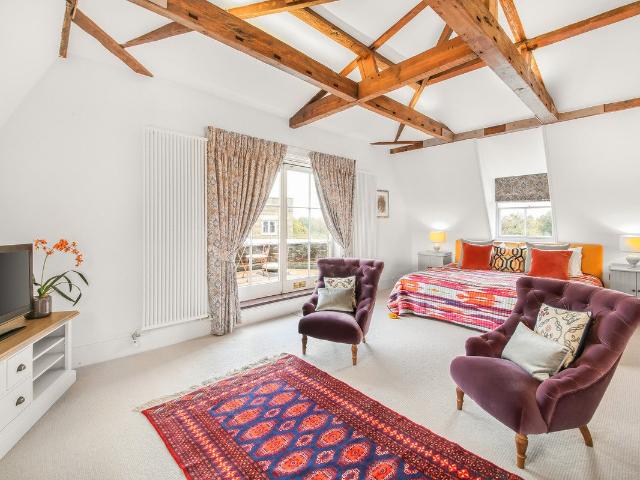 Apartment at Hampton Court Road, London