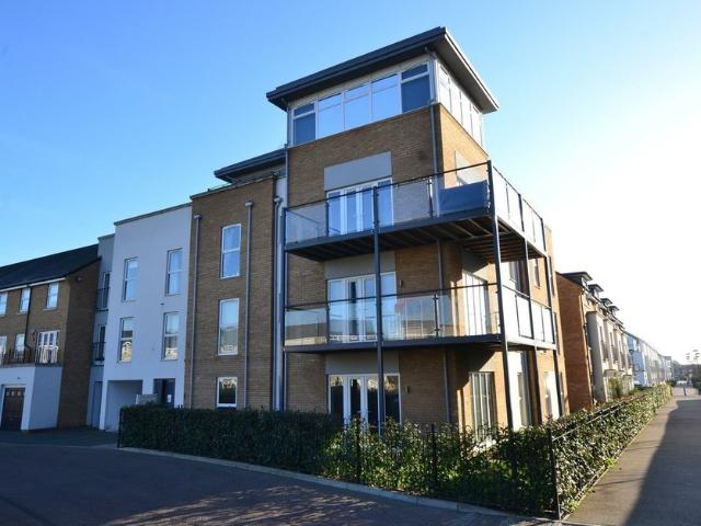 apartment at Hampton House, West Drayton