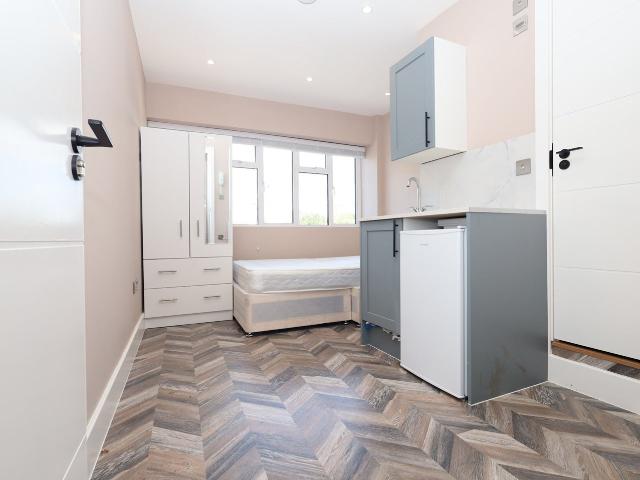 Apartment at Hanger Green, Greater London