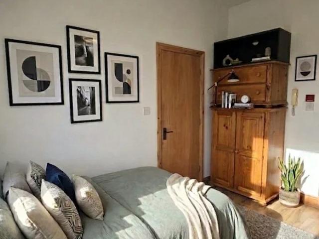Apartment at Hanger Lane, Greater London