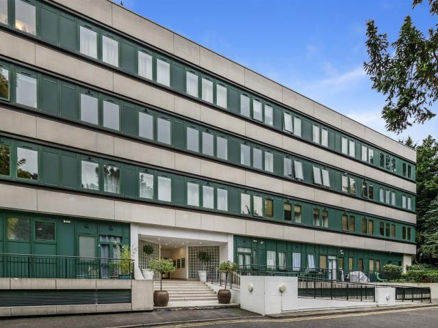 Apartment at Hanger Lane Gyratory, Greater London