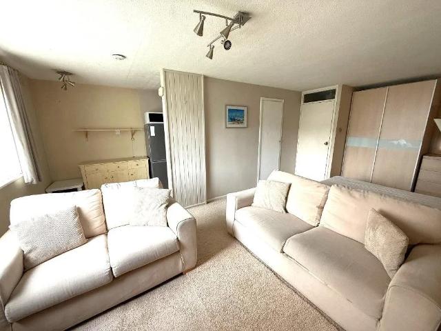 Apartment at Handcross Road, Luton