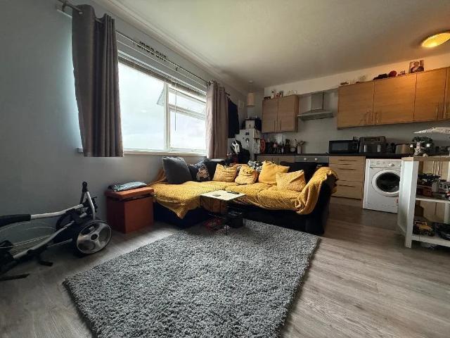 Apartment at Handcross Road, Luton