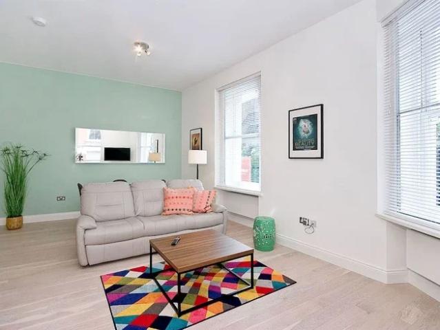 Apartment at Hanover Place, City of Westminster