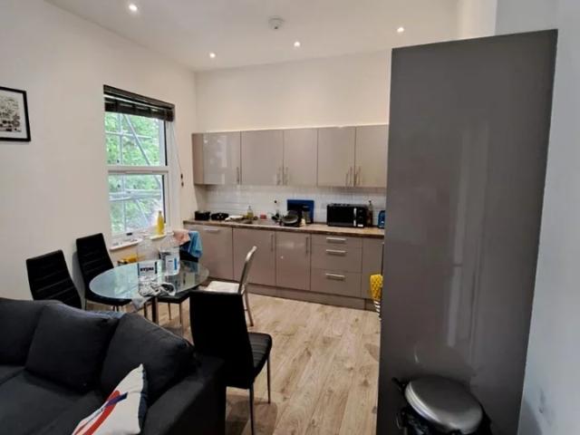 Apartment at Hanley Road, Greater London