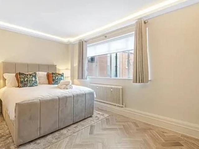 Apartment at Hans Crescent, Greater London