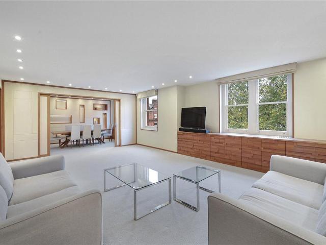 Apartment at Hans Place, Greater London