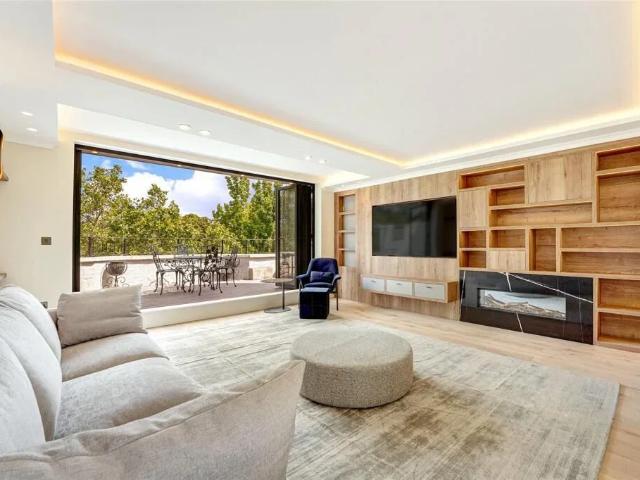Apartment at Hans Place, London